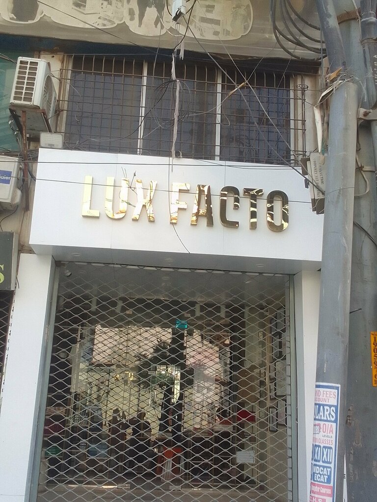 Giyim mağazası Lux facto outlet, Karaçi, foto
