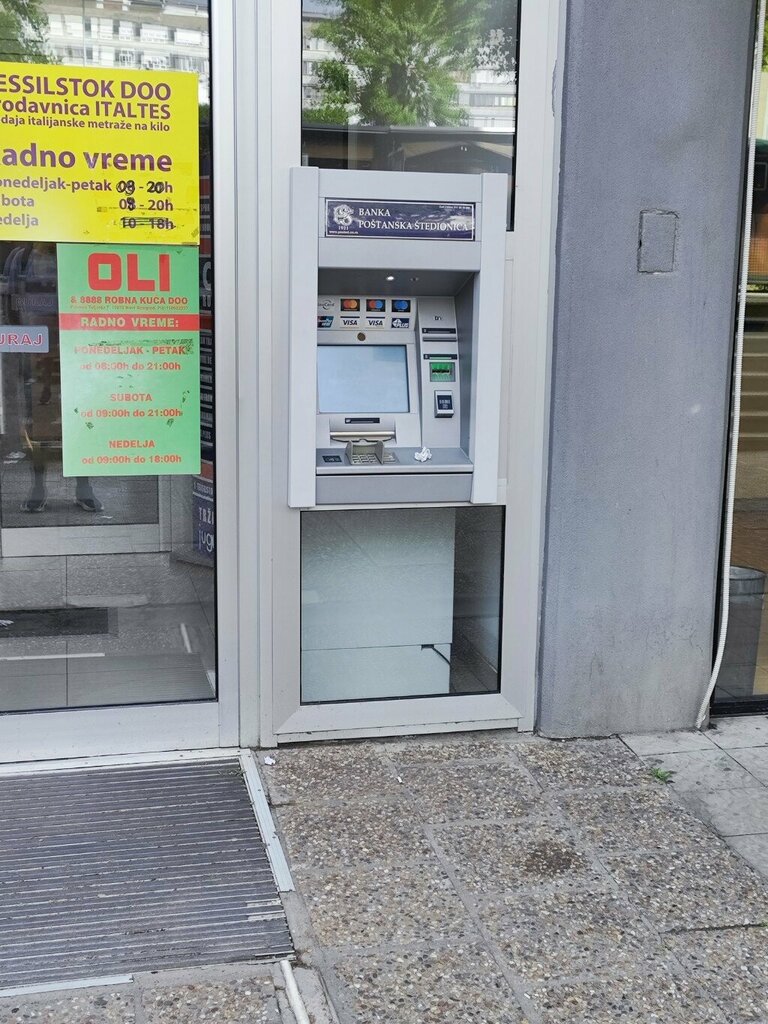 ATM'ler Banka Poštanska štedionica, Belgrad, foto