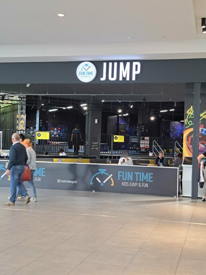 Eğlence merkezleri Cosmojump Tc Galerija, Belgrad, foto