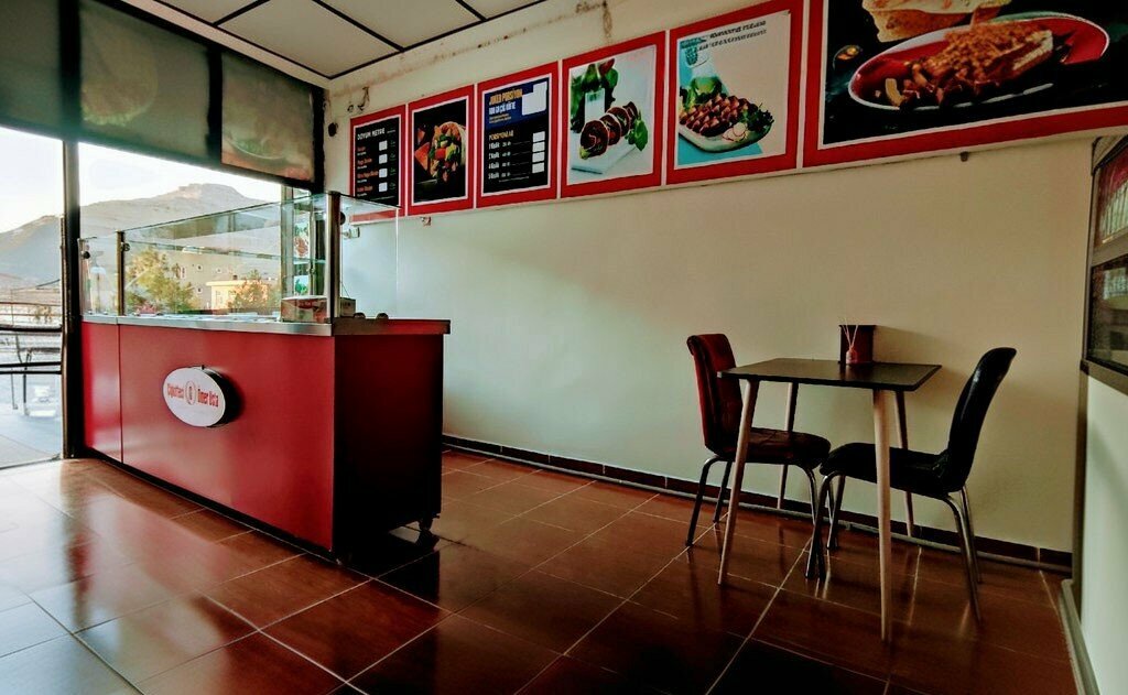 Food court Çiğ Köfteci Ömer Usta, Derik, foto