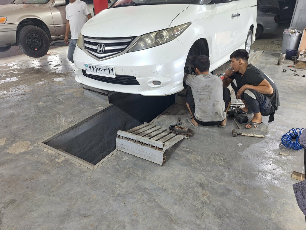 Otomobil servisi Car service, Kızılorda eyaleti, foto