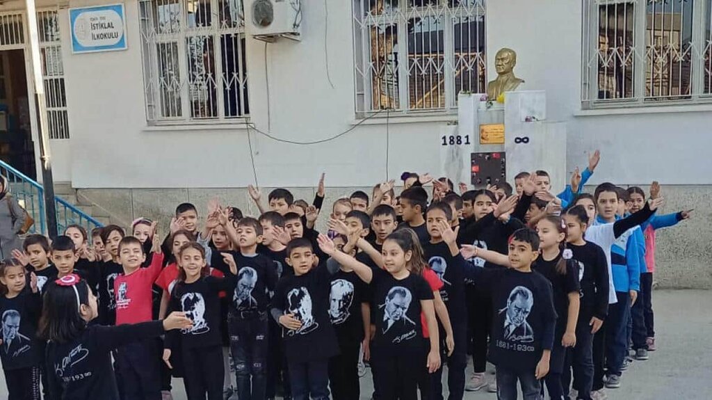Ortaokul İstiklal İlkokulu, Tire, foto
