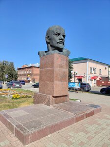 V. Lenin (Vladimir Region, Kirzhach, Tsentralnaya ploshchad), anıt, heykel  Kirjaç'tan