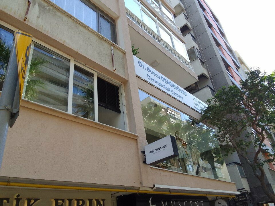 Özel muayenehaneler Dermatoloji Uzmanı Dr. Burcu Demirdöver, İzmir, foto