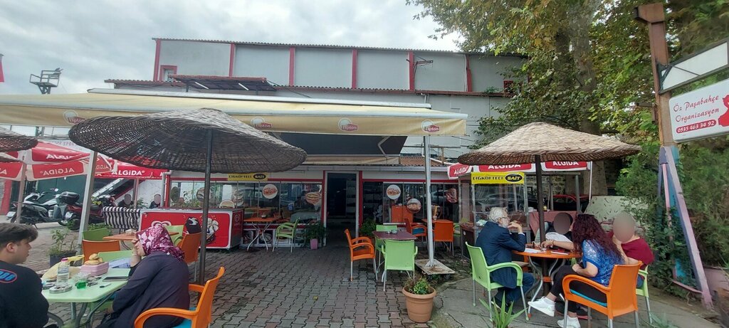 Kafe Paşabahçe Spor Kulübü Çınaraltı Cafe, İstanbul, foto