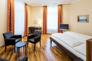 Hotel Schweizerhof Basel (Basel-Stadt, Basel, Centralbahnplatz, 1), otel  Basel'den