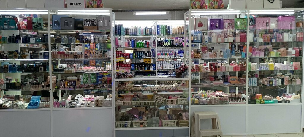 Kozmetik ve parfümeri mağazaları Perfume and cosmetics shop, Aksu, foto