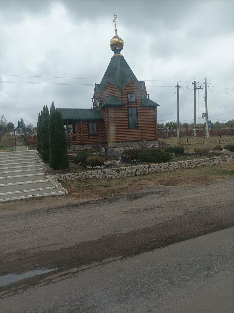 Şapel, haç anıtı Chasovnya Petra i Pavla V Novogremyachenskom, Voronejskaya oblastı, foto