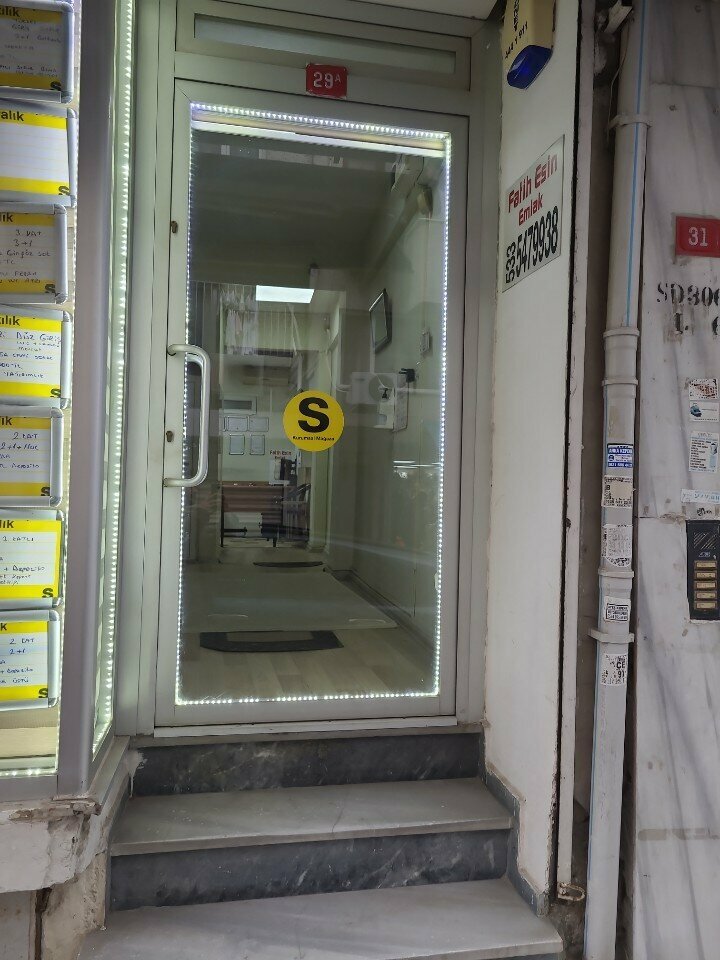 Emlak ofisi Fatih Esin Emlak, İstanbul, foto