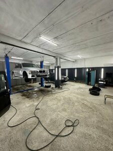 Pit Stop service (Panfilova Street No:46Б), otomobil servisi  İstra'dan