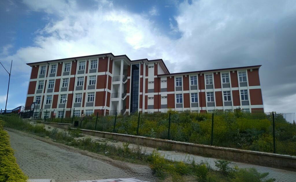 Meslek yüksekokulu Bozok Üniversitesi Akdağmadeni Meslek Yüksek Okulu, Akdağmadeni, foto