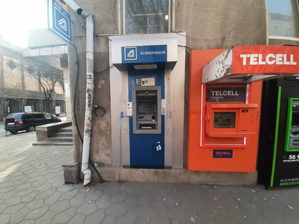 ATM'ler Ardshinbank, Erivan, foto