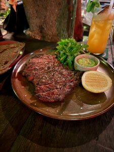 Shelter Cafe & Bar (City of Bandung), bar  Bandung'dan