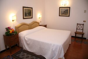 Hotel Belvedere (Campania, Salerno, Via Smeraldo, 17), otel  Campania'dan