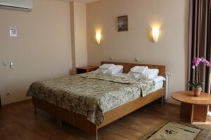 Akademicheskaya (Artilleriyskaya Street No:62лит1, Kaliningrad), otel  Kaliningrad'dan