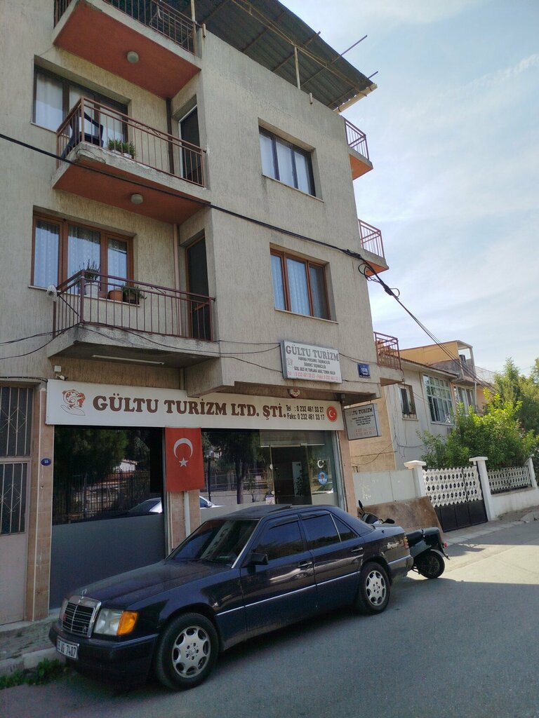 Otopark ve tamirhaneler Gültu Turizm, İzmir, foto
