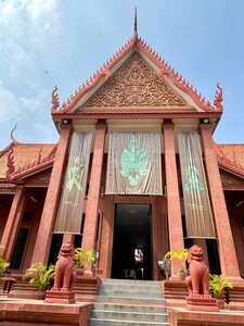 Kamboçya Ulusal Müzesi (Phnom Penh), müzeler ve sanat galerileri  Phnom Penh'ten