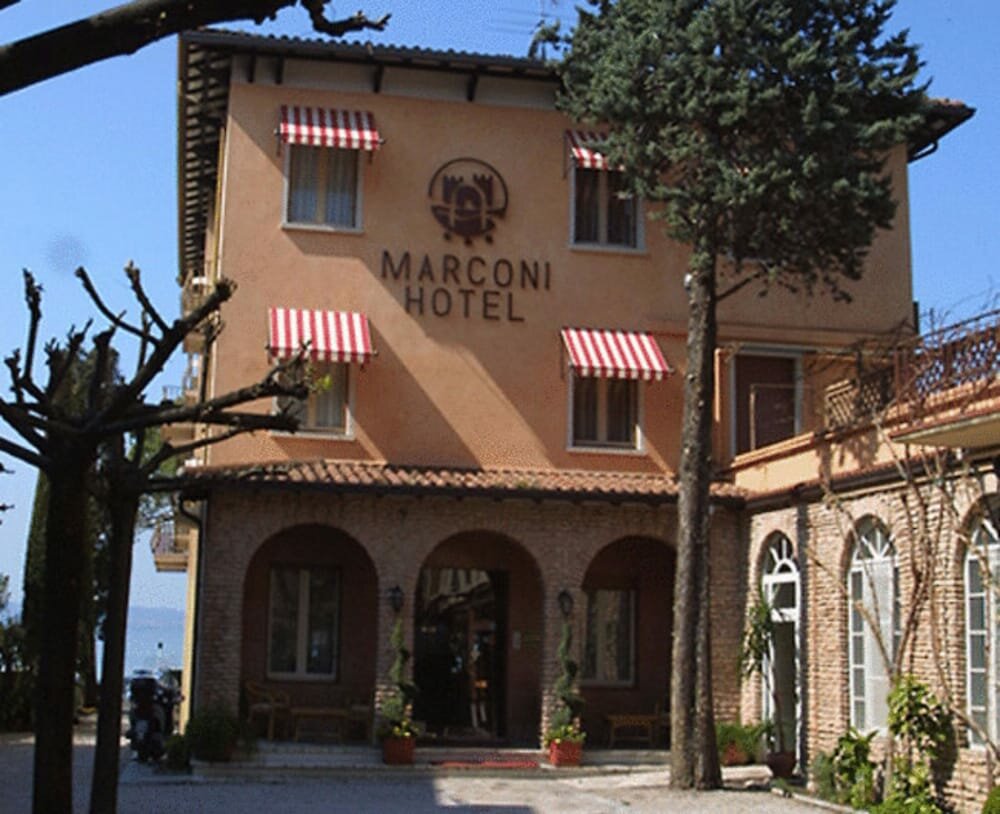 Otel Hotel Marconi, Sirmione, foto