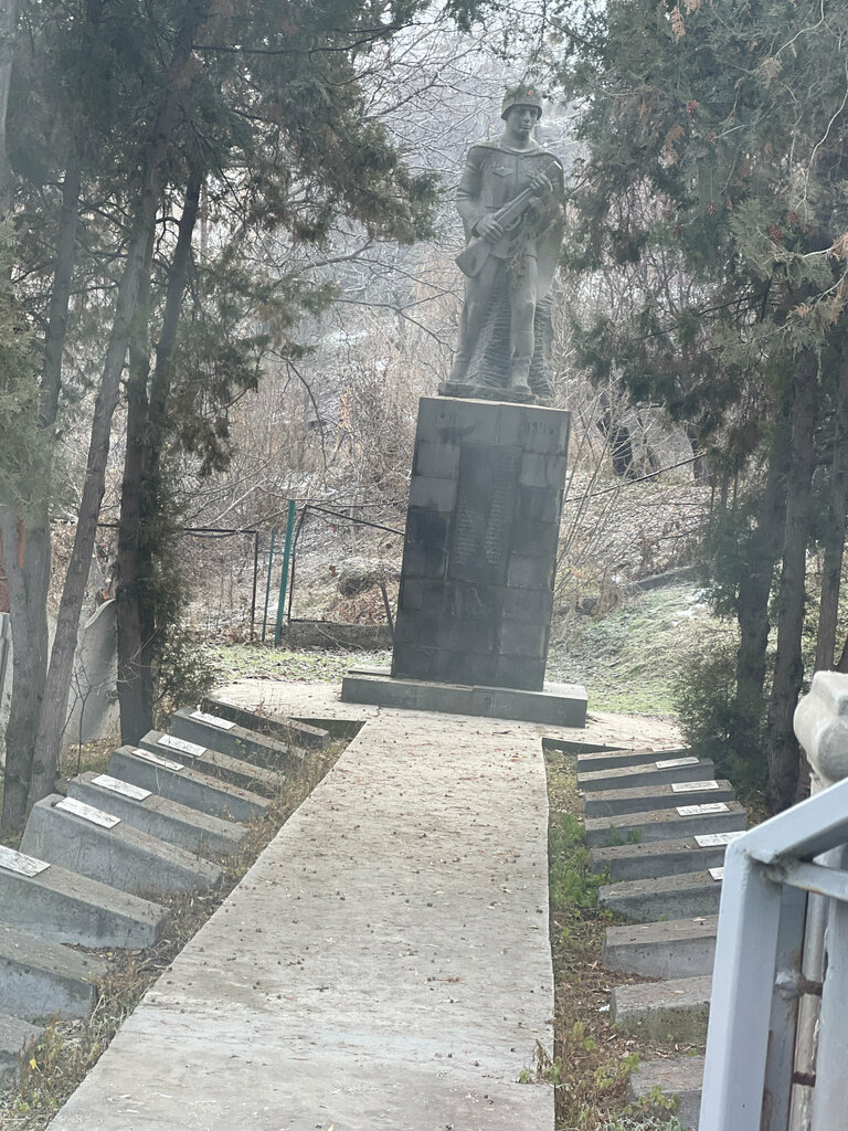 Anıt, heykel Monument to the victims of the great Patriotic war, Kotayk, foto