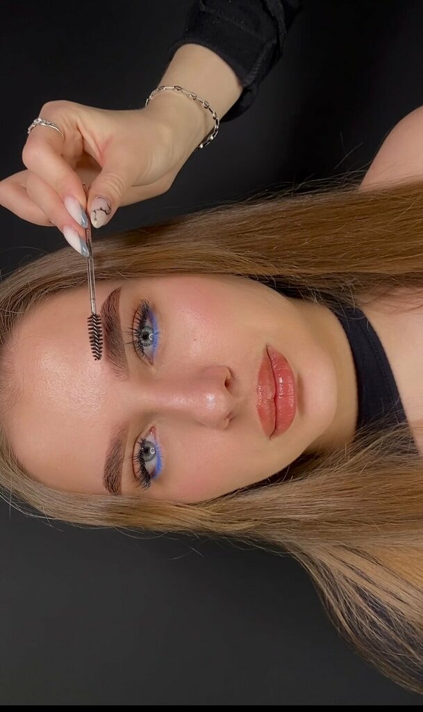 Kaş ve kirpik salonu Grom. Brovi, Saint‑Petersburg, foto