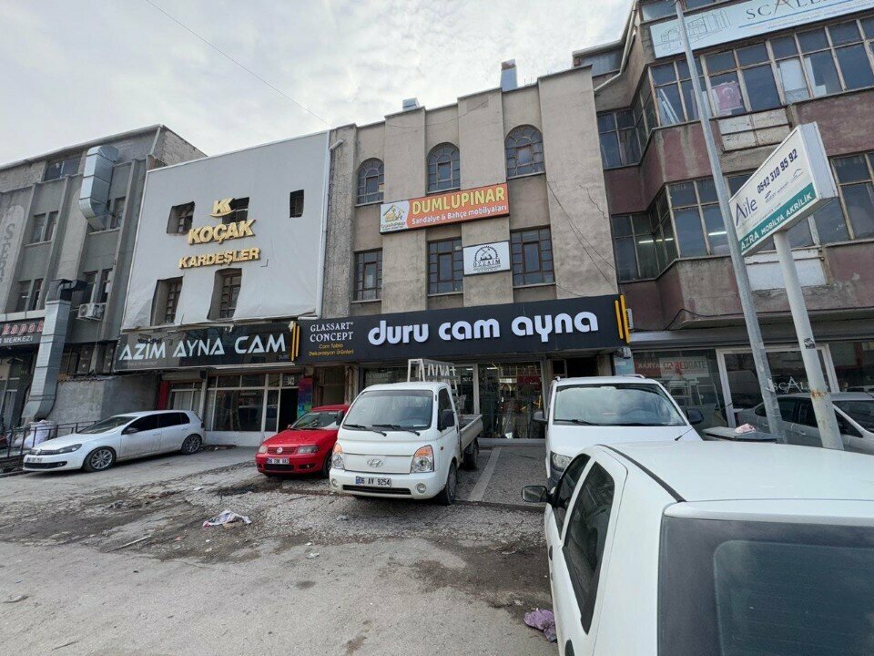 Cam ve cam ürün üreticisi Duru Cam & Ayna, Ankara, foto