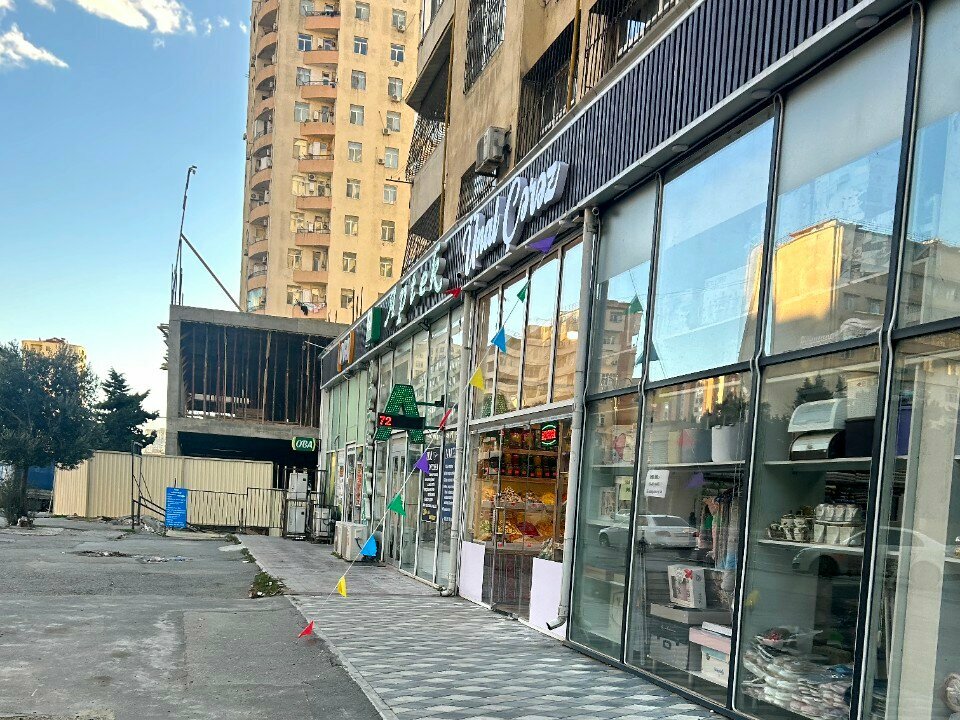 Kuruyemiş, atıştırmalık, kuru meyve Ünal Çərəz, Bakü, foto