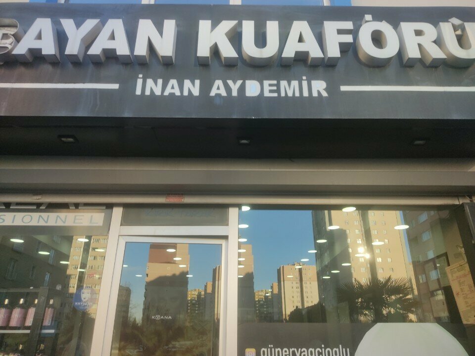 Kuaförler Kırık Tarak Bayan Kuaförü, İstanbul, foto