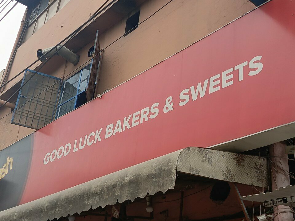 Pasta, şekerleme ve tatlı Good Luck Bakers & Sweets, Rawalpindi, foto
