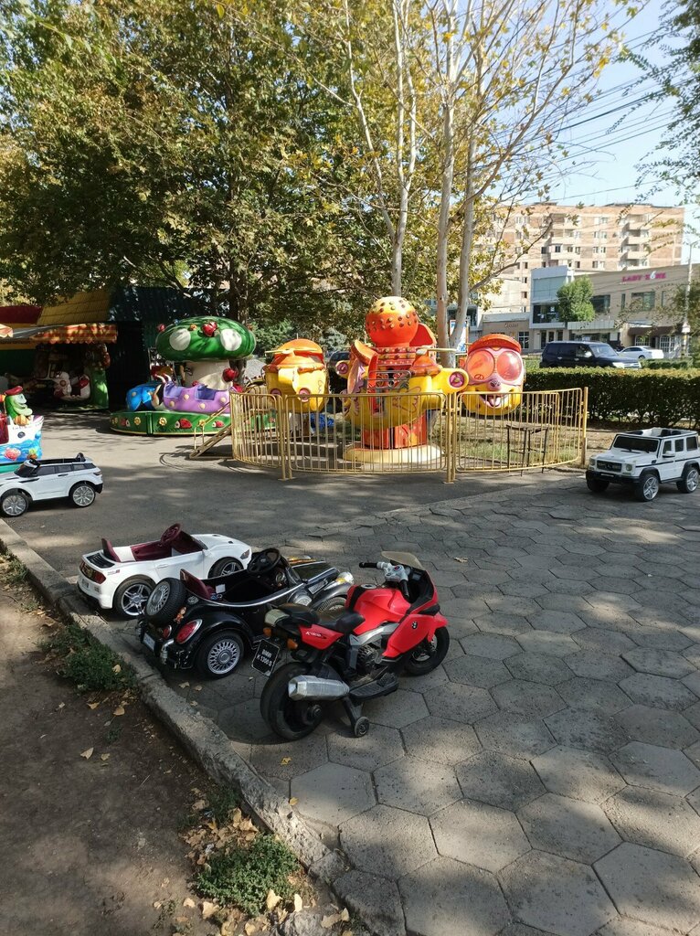 Lunapark Amusement Park, Erivan, foto