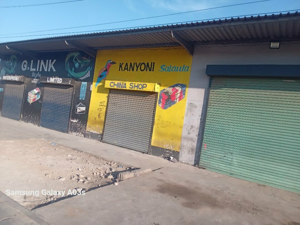 Giyim pazarı G.link Stylo, Lusaka, foto