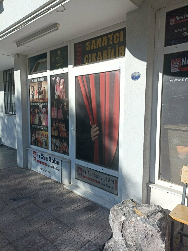 Sanat atölyeleri New York Sanat Akademi, İzmir, foto