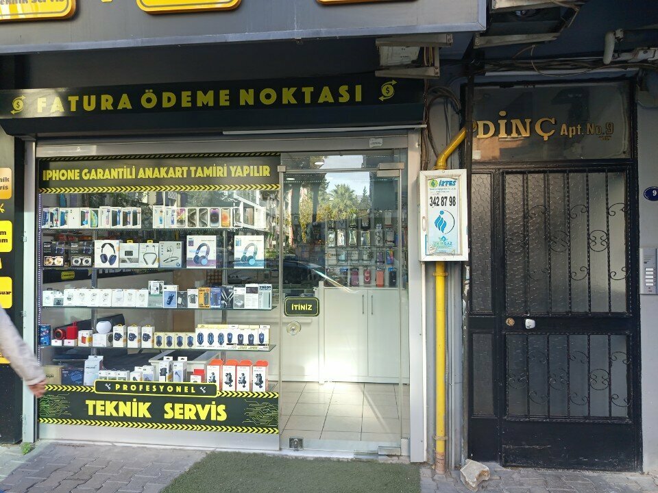 Cep telefonu ve aksesuarları satış mağazaları Yıldız iletişim, İzmir, foto
