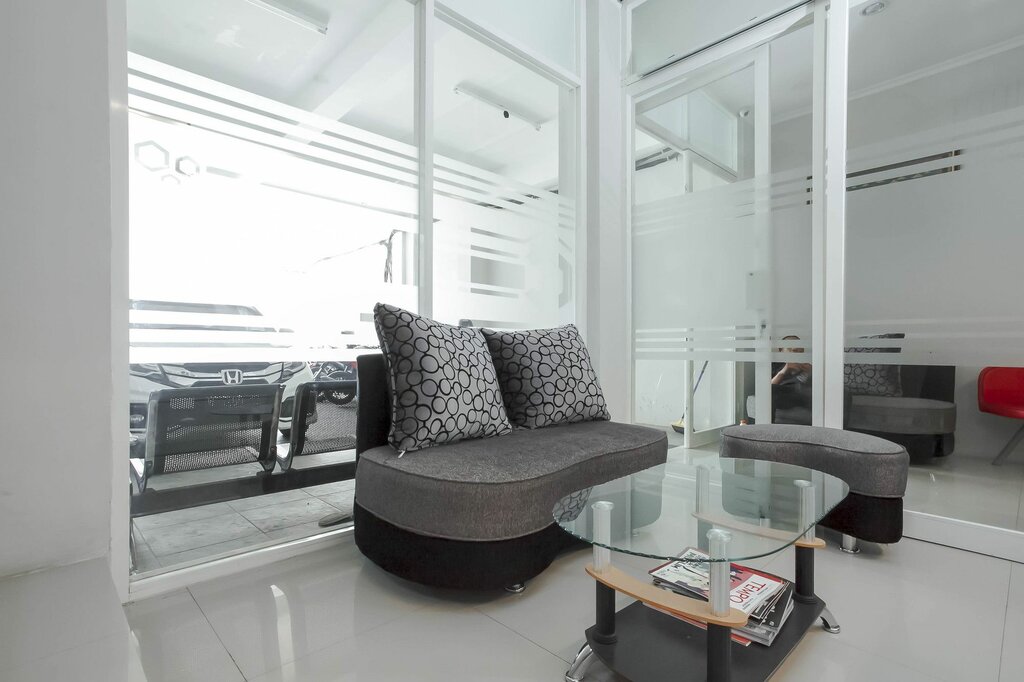 Otel Reddoorz near Terminal Joyoboyo, Surabaya, foto