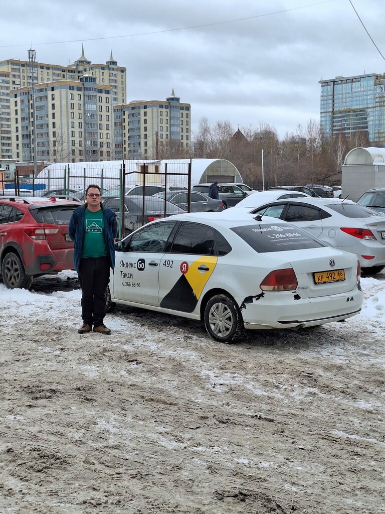 Taksi şirketi Terekhov car park, Yekaterinburg, foto