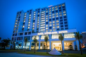 Royal Lotus Hotel Danang (Da Nang, Đà Nẵng City, K 227 Nguyễn Văn Thoại), otel  Da Nang'dan