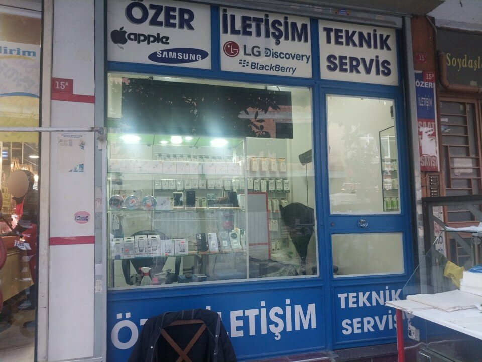 Cep telefonu ve aksesuarları satış mağazaları Özer İletişim, İstanbul, foto