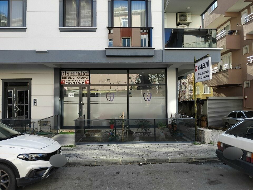 Özel ağız ve diş sağlığı klinikleri ve muayenehaneleri Diş Hekimi Betül Çakmakçı, İstanbul, foto