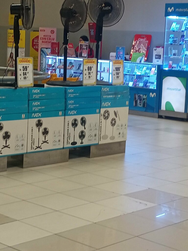 Cep telefonu ve aksesuarları satış mağazaları Claro, Lima, foto