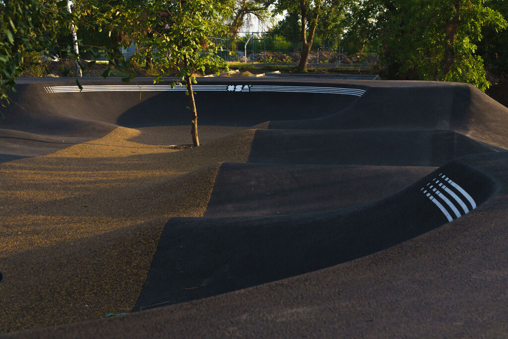 Kaykay parkı Pump Track Xsa, Krasnodarski krayı, foto