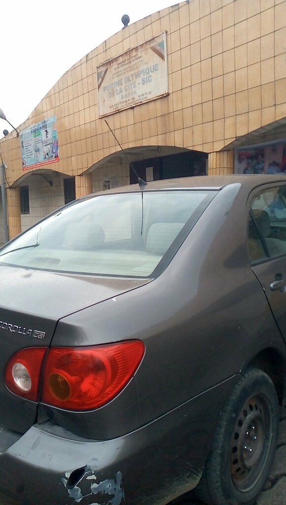 Yüzme havuzları Piscine Olympique De La Cité Sic, Douala, foto