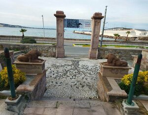 Ayvalık Belediyesi Amfi Tiyatro (Sefa Çamlık Mah., İnönü Cad., No:9, Ayvalık, Balıkesir), tiyatrolar  Ayvalık'tan