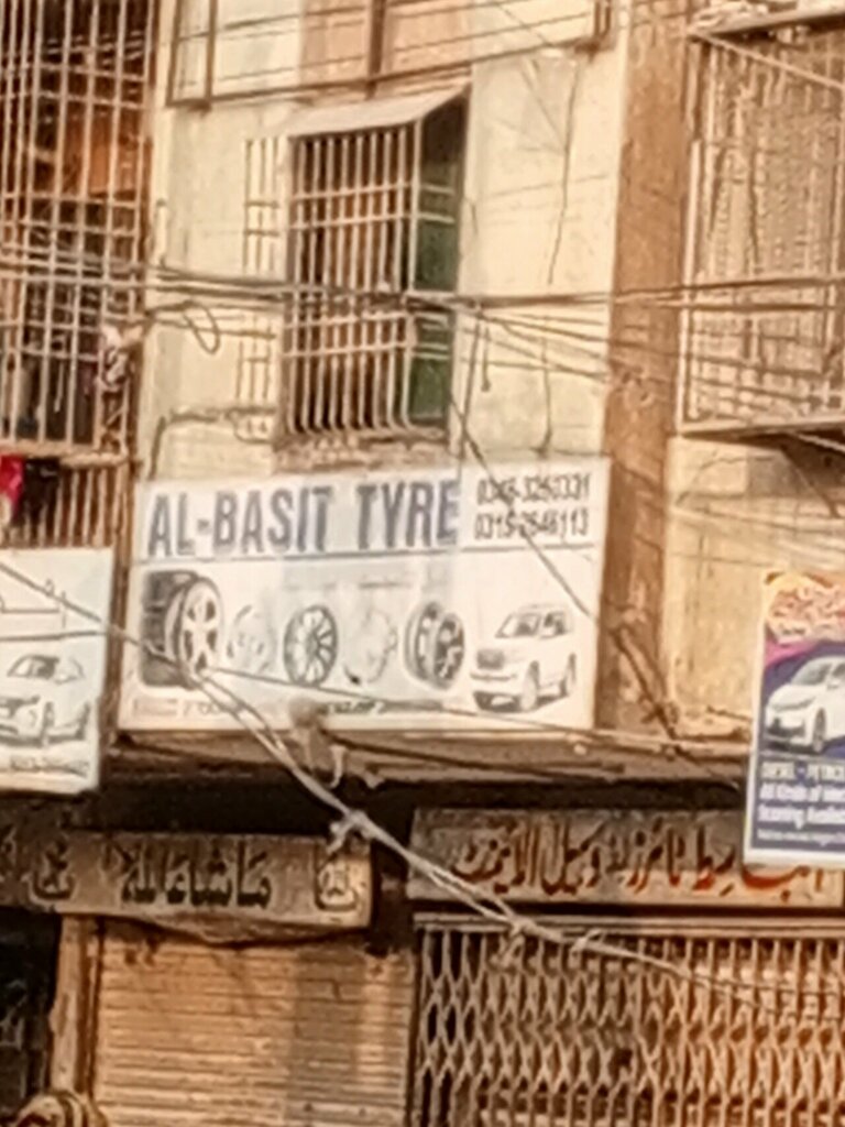 Jant ve lastikçiler Al-Basit Tyre, Karaçi, foto