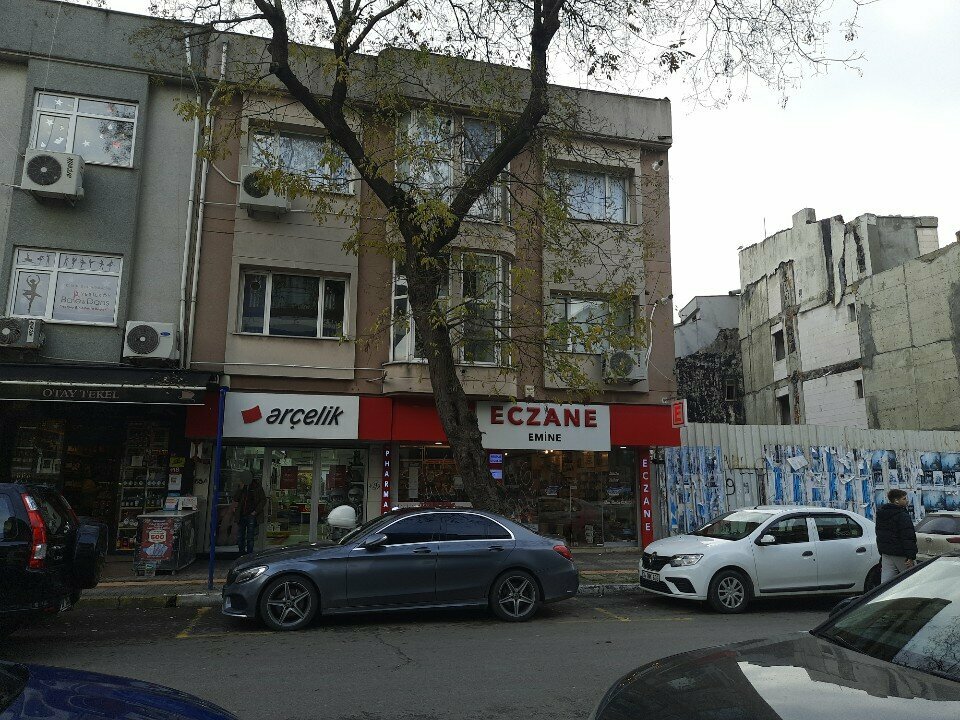 Eczaneler Emine Eczanesi, İstanbul, foto