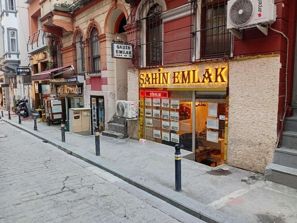 Emlak ofisi Şahin Emlak, İstanbul, foto