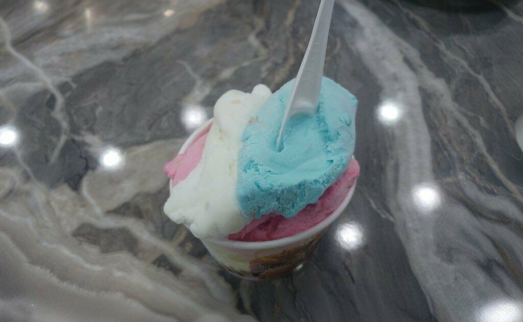 Dondurmacılar Kapaklı Kayalar Maraş Dondurması, Kapaklı, foto