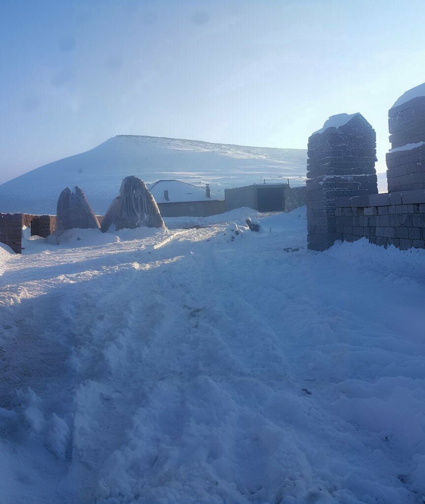 Otel Günbuldu Köyü Muhtarlığı, Diyadin, foto