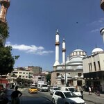 Üçyüzlü Metro (İstanbul, Güngören, Gençosman Mah., Doğanbey Cad.), toplu taşıma durağı  İstanbul'dan