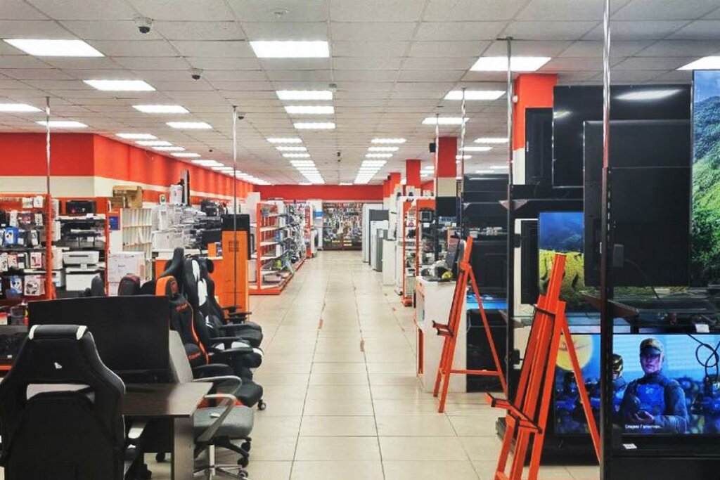 Bilgisayar mağazaları DNS, Çernuşka, foto
