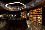 Presented By (19/6G, Mohammed Bin Rashid Boulevard, Downtown Dubai, Dubai), spor giyim ve ayakkabı