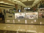 Time (Yerevan, Abovyan Street), saatçiler  Erivan'dan